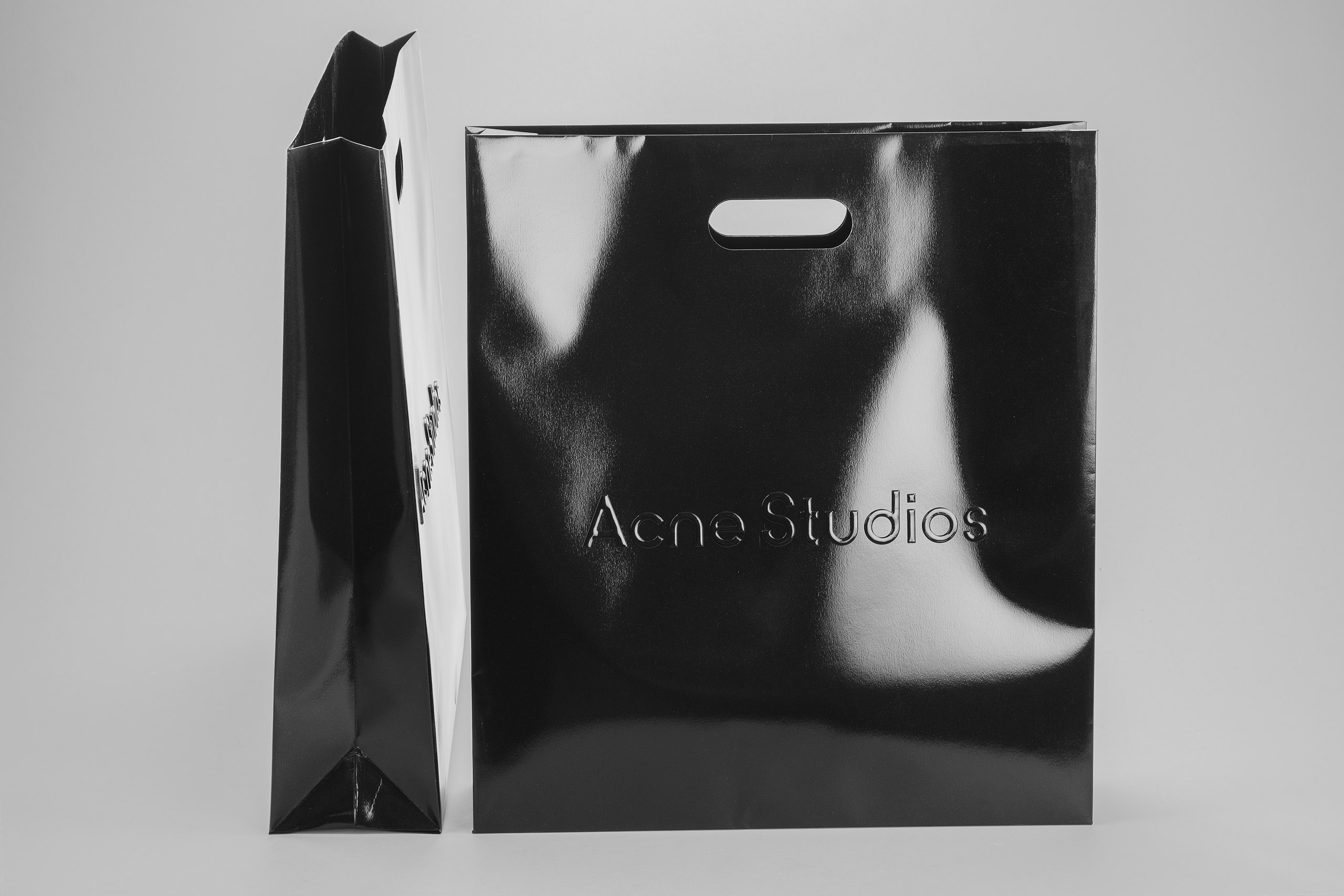 Paper bags Women’s SS22 – Framgångsrikt tryckeri i Stockholm, Sverige ...